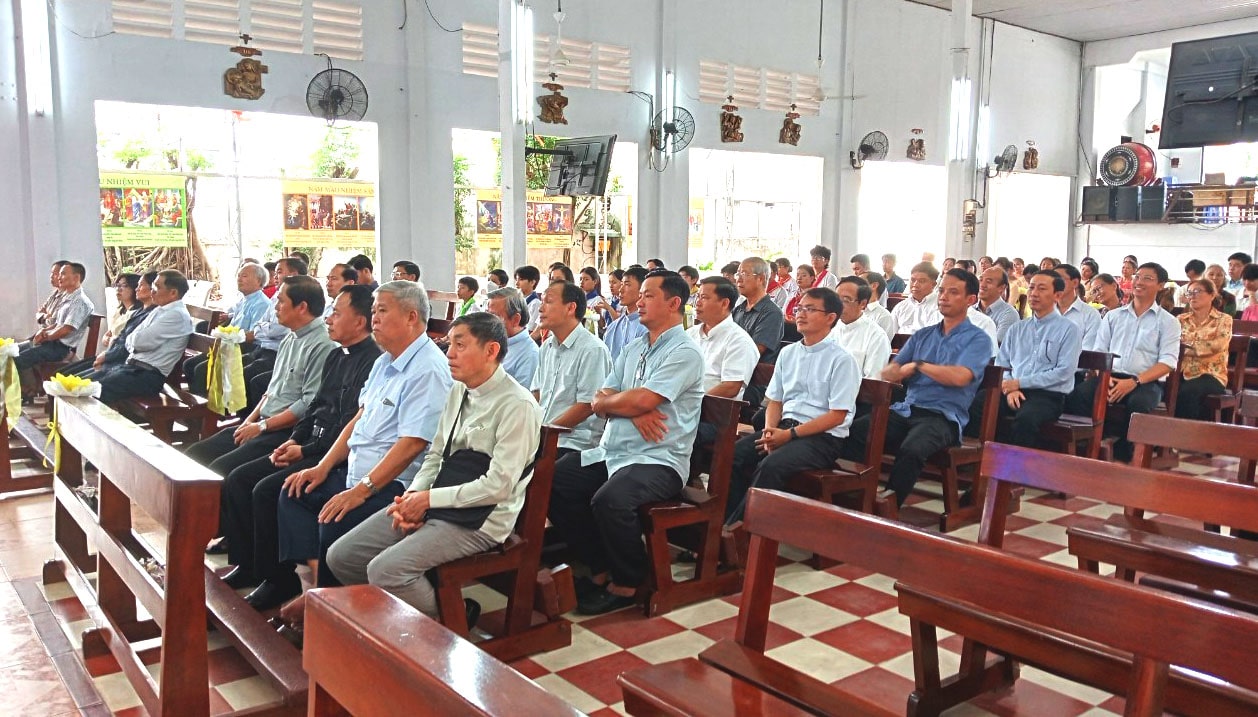 [Giáo xứ Lộ 20]GIÁO XỨ LỘ 20 ĐÓN CHA PHÓ GIOAKIM TRẦN BÁ DI